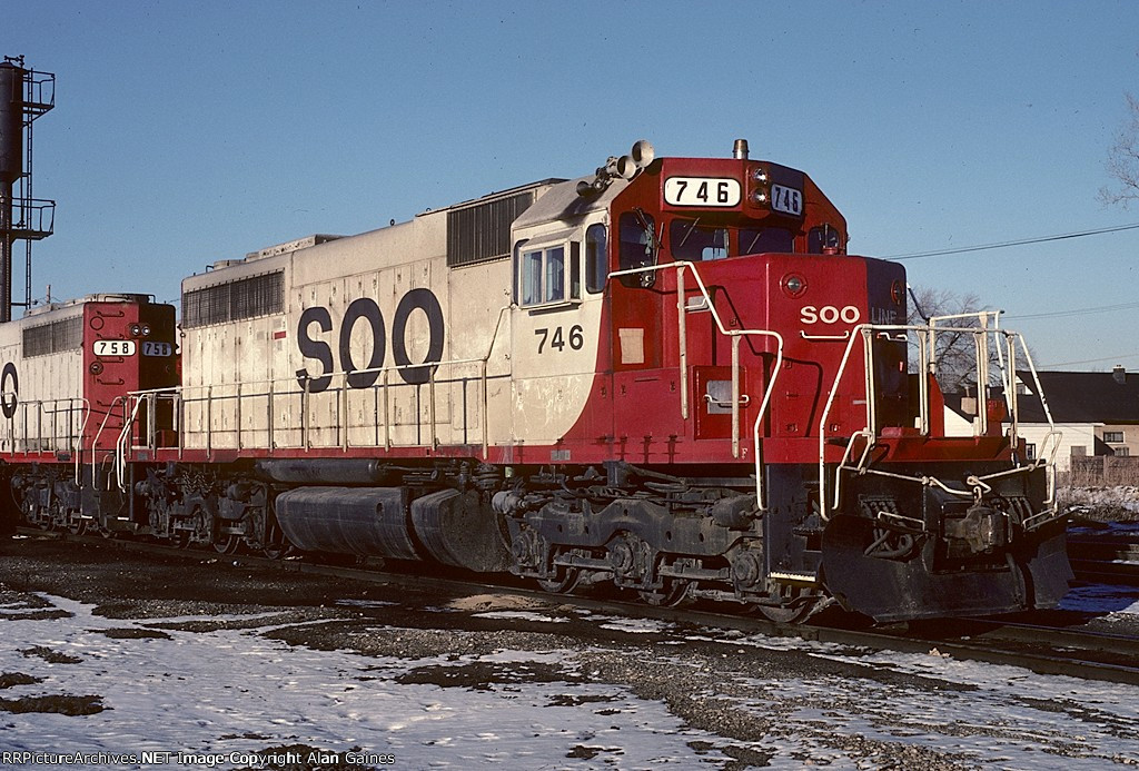Soo Line SD40 746
